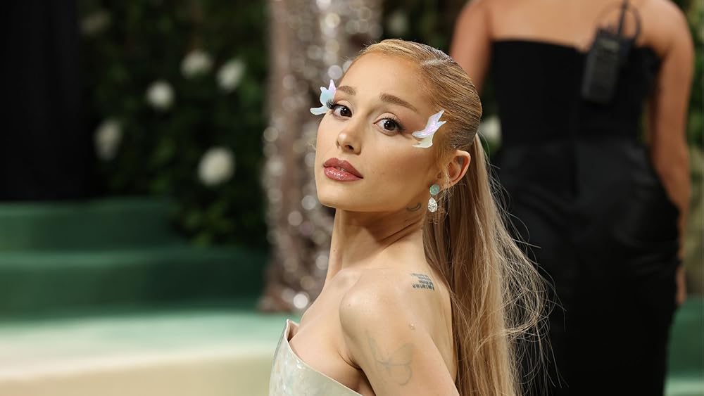 Ariana Grande arrasa con sus nuevos lanzamientos. - Sitio Oficial de ...